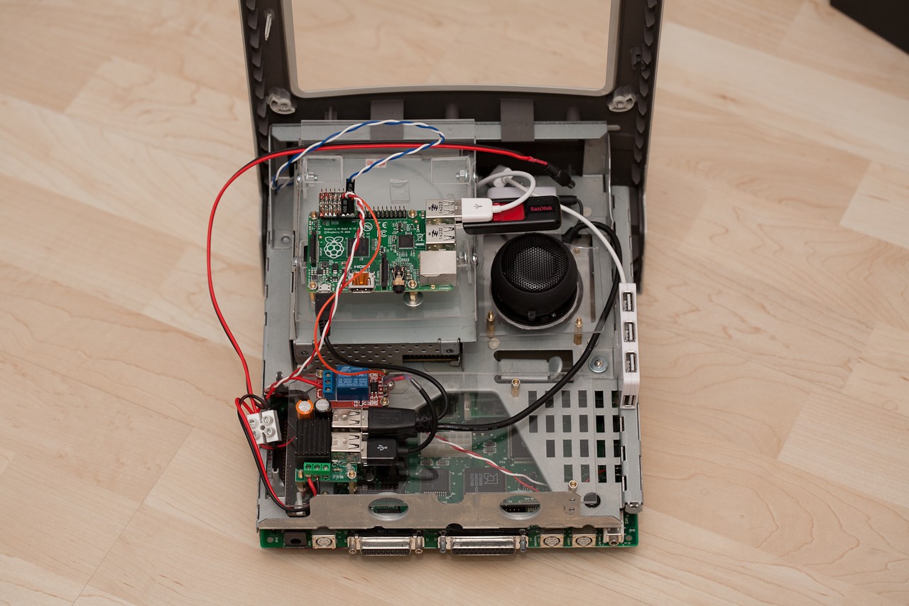 Another Raspberry Pi powered Macintosh Classic – Johan Kanflo